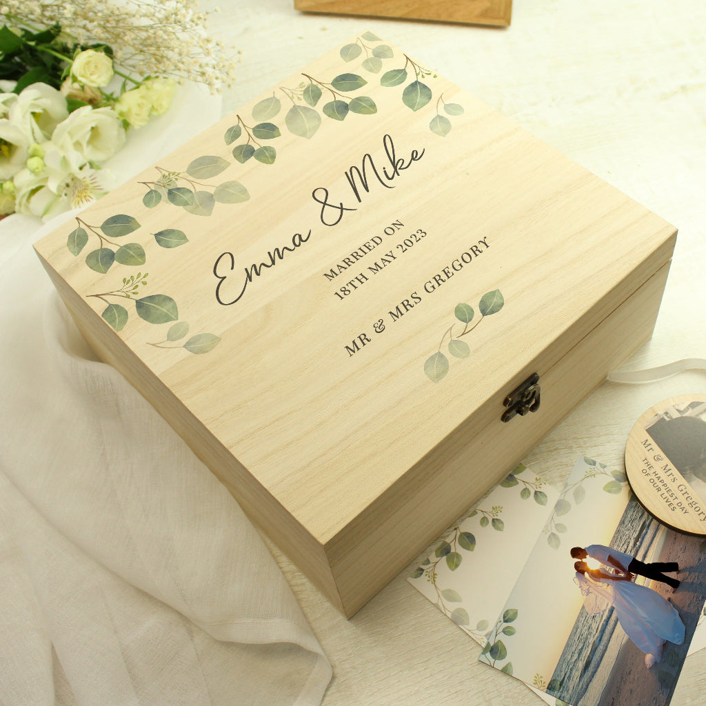 Personalised Botanical Wooden Keepsake box – Macmillan Cancer Support Shop